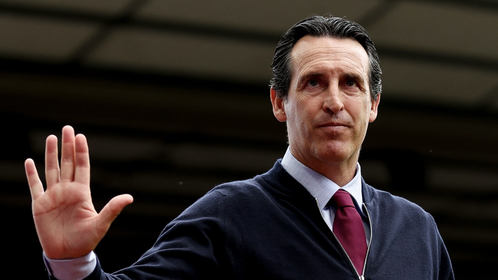 ئونای ئێمری گرێبەستەكەی لەگەڵ ئاستۆن ڤێلا نوێ كردەوە - Yariga