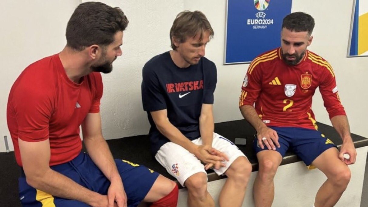 لوكا مۆدریچ باسی دۆڕاندنەكەیان بەرامبەر ئیسپانیا دەكات - Yariga