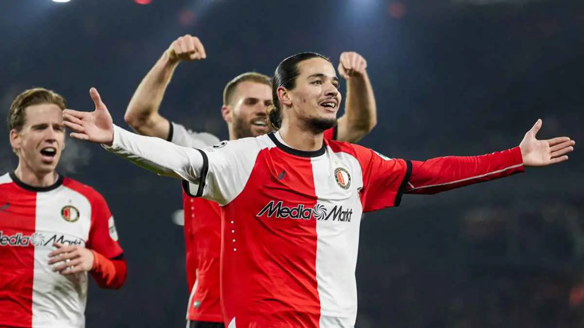 ڤان پێرسی چی بۆ یاریزانانی موسڵمان لە رەمەزاندا کردووە؟ - Yariga