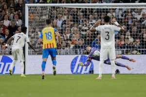 ئاشکرابوو؛ چۆن ئێمباپێ بووە هۆکاری لەدەستدانی پێناڵتییەکەی ڤینیسیۆس؟ - Yariga